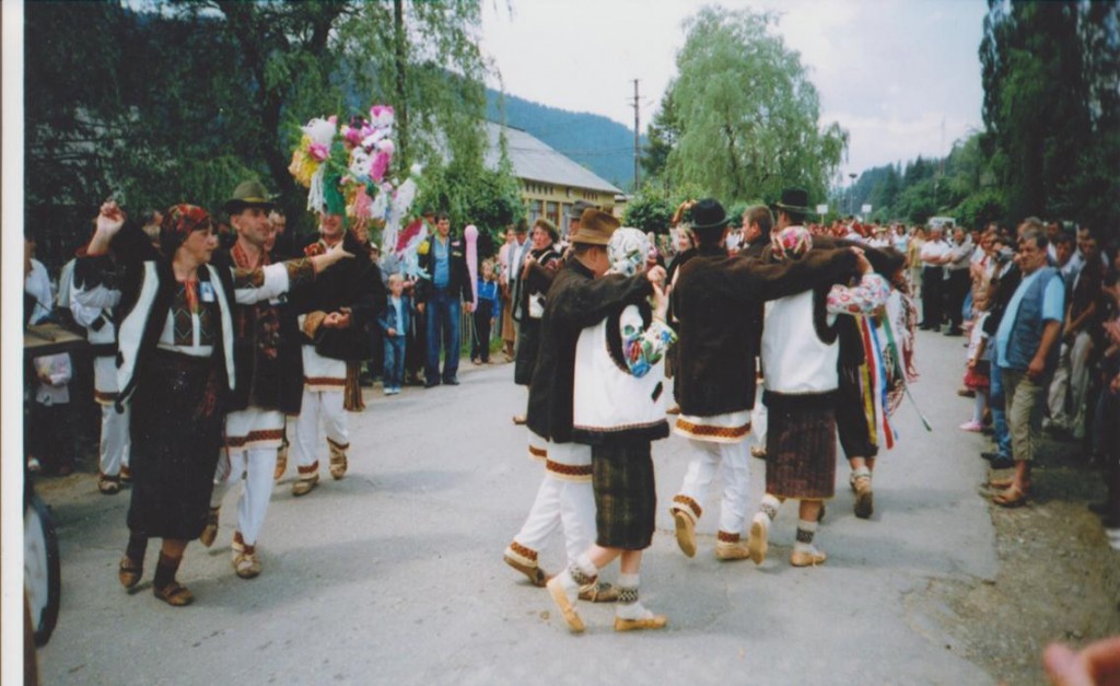 Revista Luceafărul » ASPECTE DE ETNOGRAFIE ȘI FOLCLOR ALE COMUNITĂȚII ...